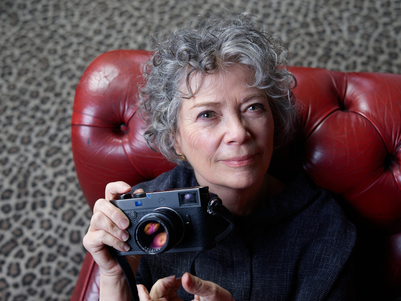 再結成が話題のUKロックバンド、オアシス（Oasis）を15年間撮影してきた写真家に聞く、オアシスと過ごした第二の青春時代。 – 装苑ONLINE